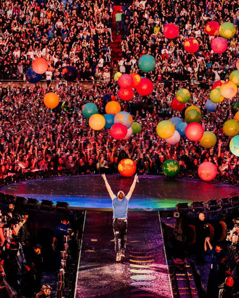 On était au show engagé et coloré de Coldplay, avec fans surprise
